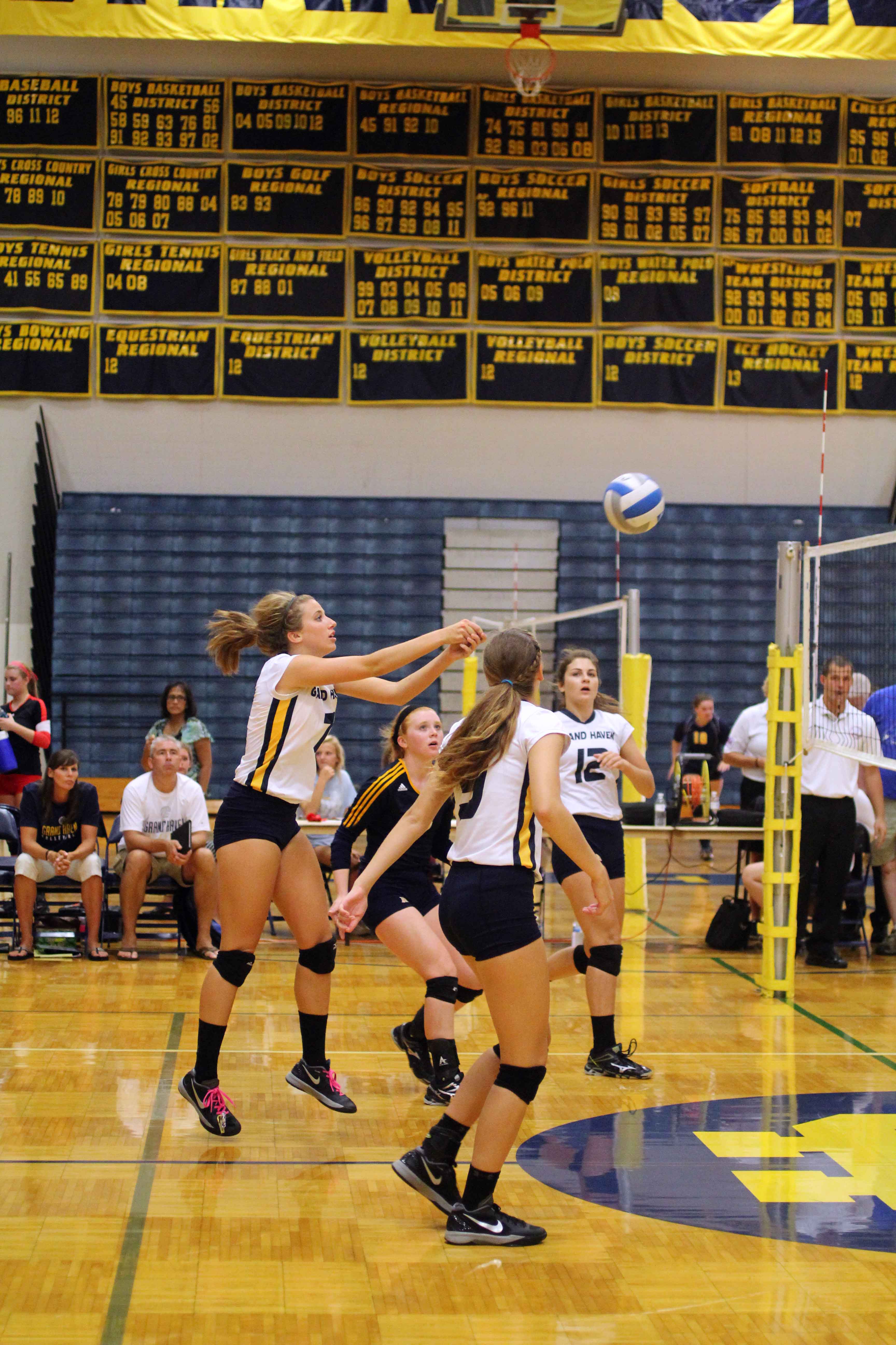 Volleyball conquers quad – The Bucs' Blade
